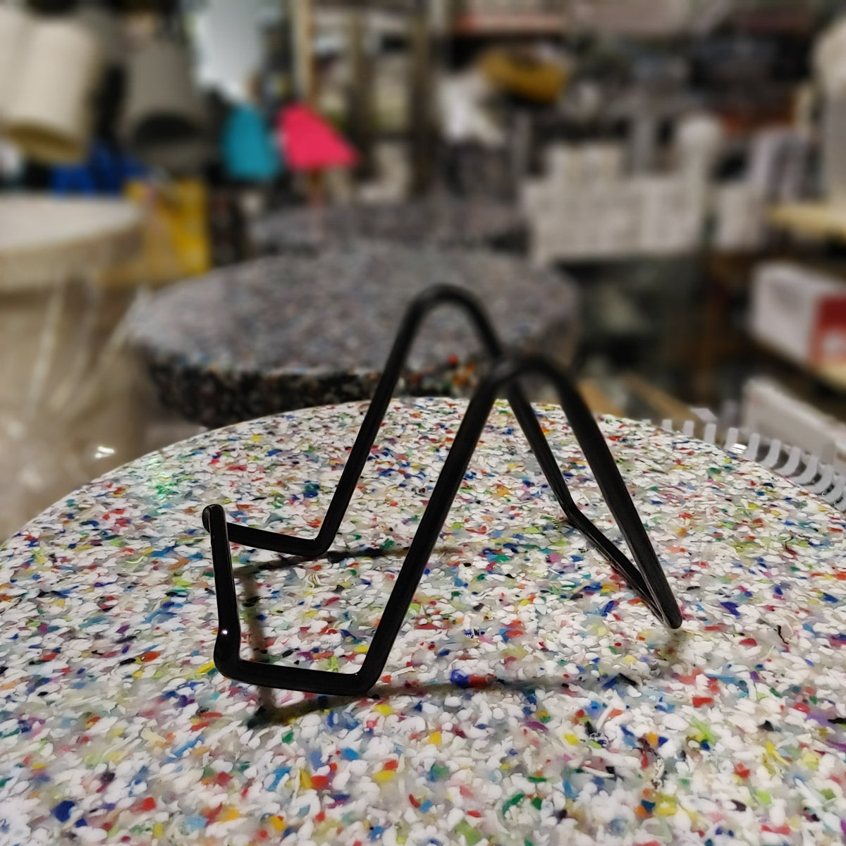 Plate stand black — Studio Pazo