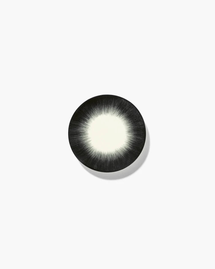 Dessert plate white/black variation 4 Dé — Studio Pazo